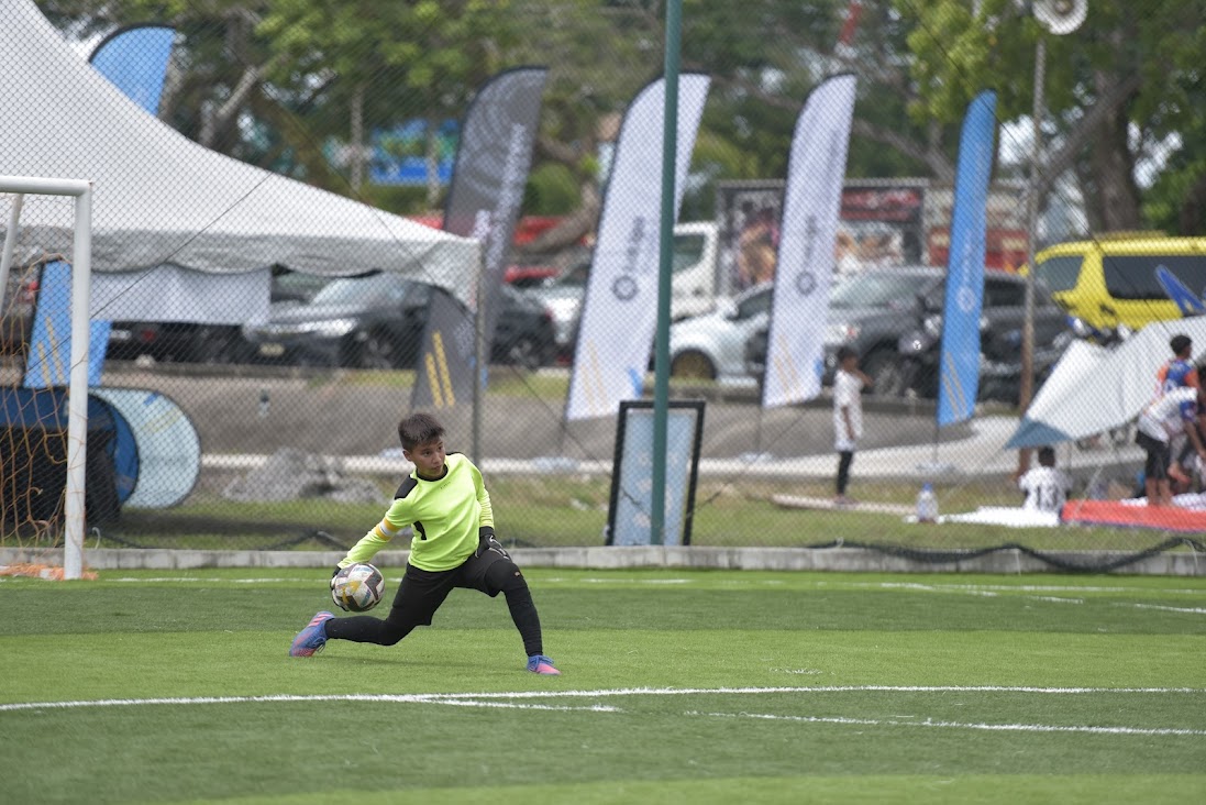 DLSZ Football athletes win bronze in the La Liga Youth Tournament in ...