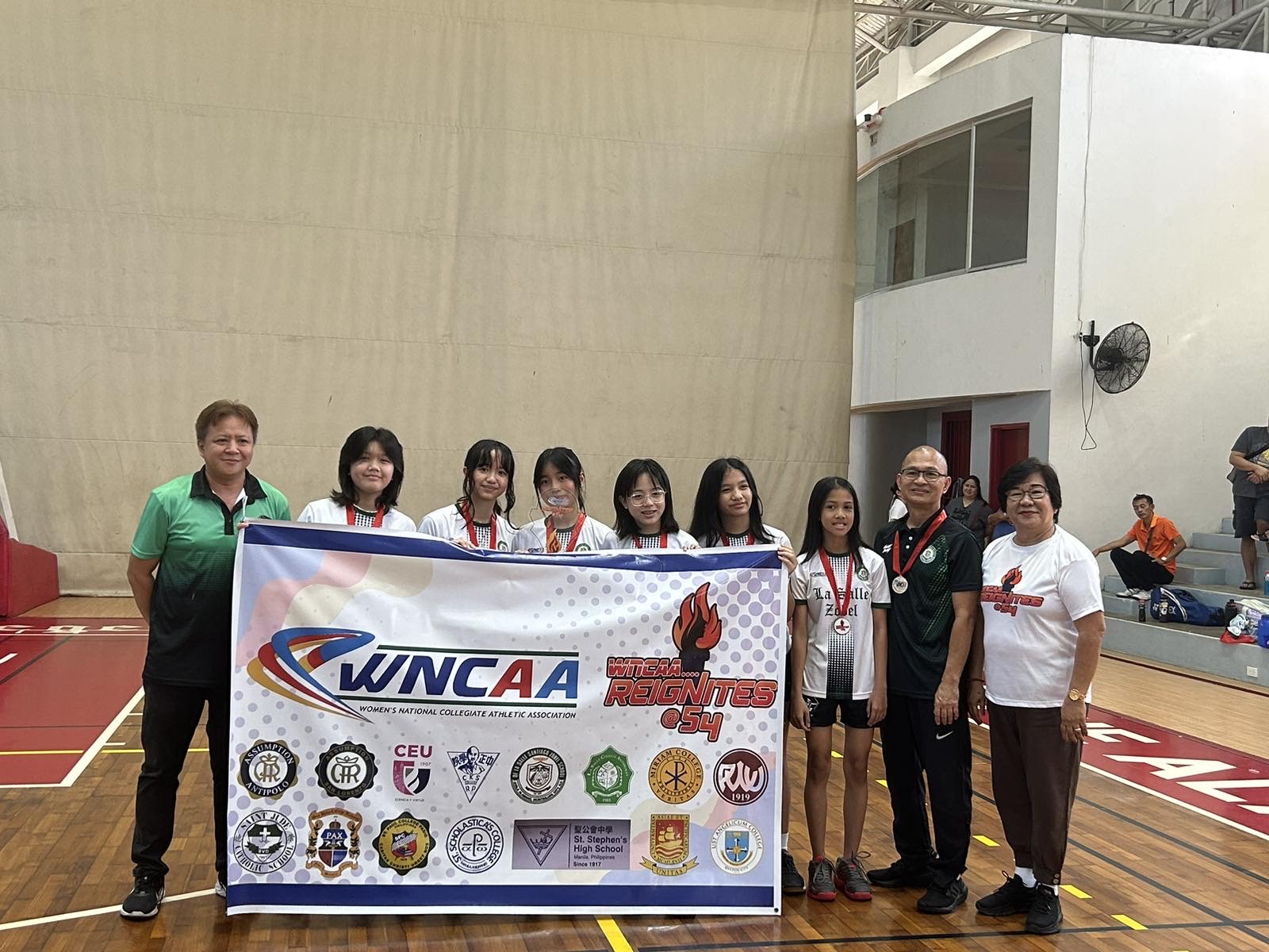 DLSZ Badminton Varsity Team smashes for Gold! - De La Salle Santiago Zobel